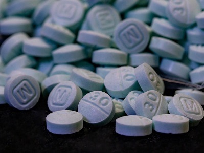 Team Developing Novel Method for Retrospective Drug Monitoring